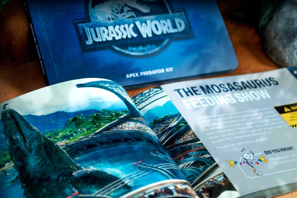 JURASSIC WORLD APEX PREDATOR KIT – DOCTOR COLLECTORS - Figuristi Store