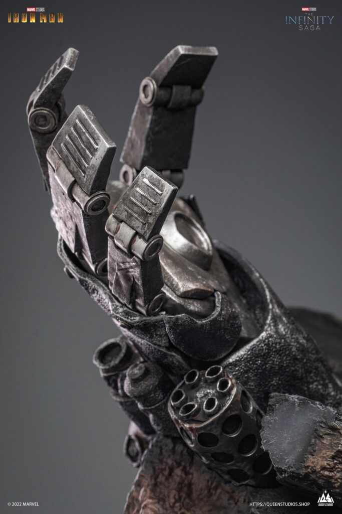 Iron Man Mark 3 1/4 StatueBy Queen Studios - Figuristi Store